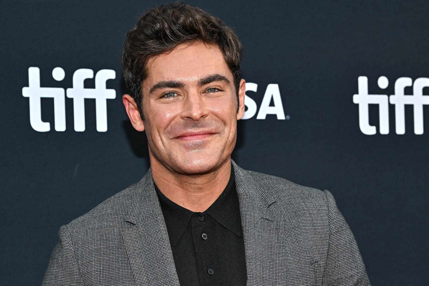 Zac Efron Fue Hospitalizado Tras Un Accidente En Una Piscina En Ibiza