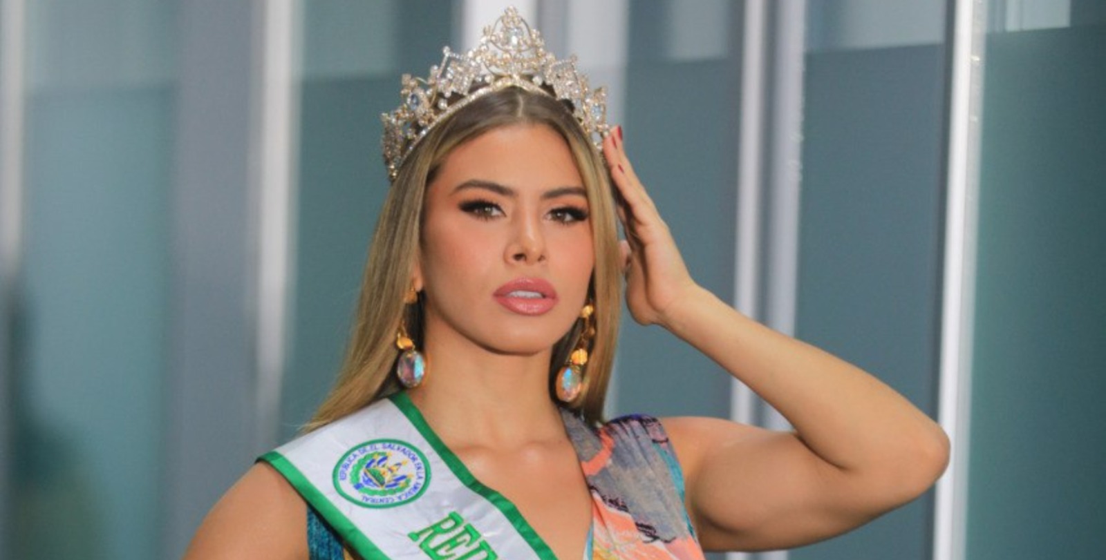 Linda Sibrián viaja a Colombia para representar a El Salvador en el ...