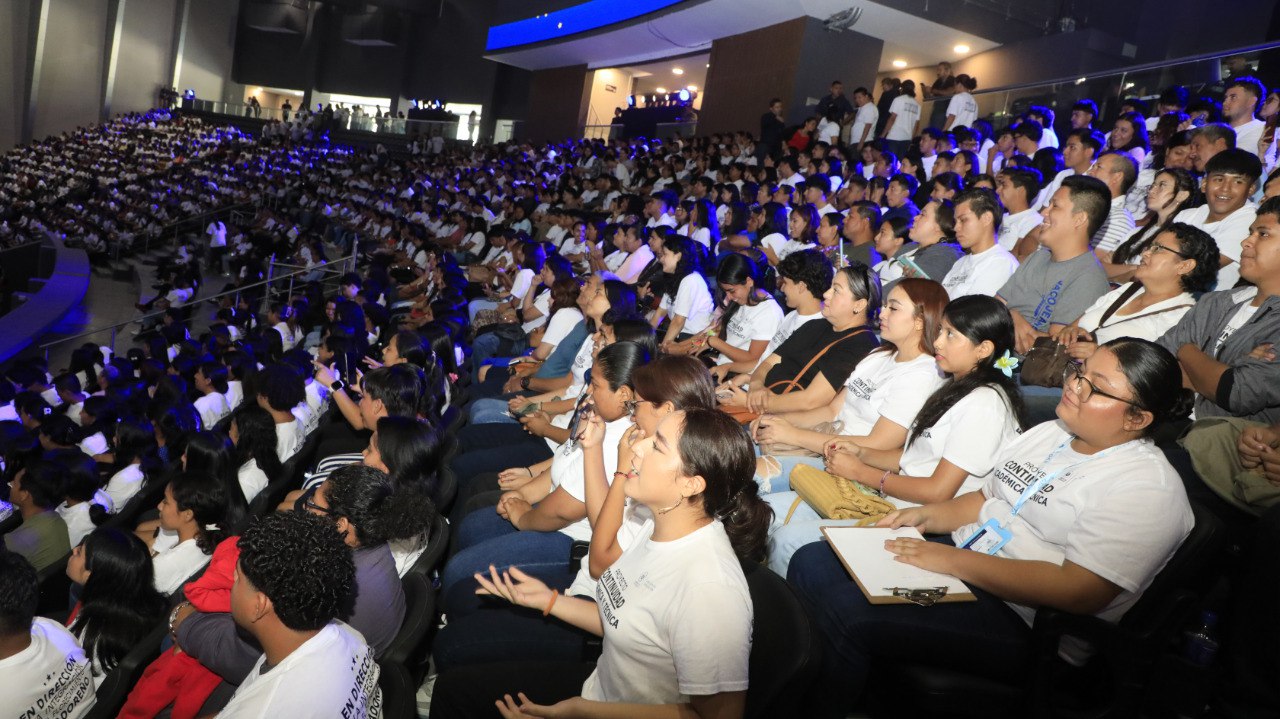 Gobierno de El Salvador garantiza becas universitarias para todos los ...