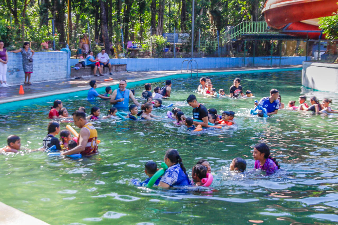 Programa de natación atiende a 110 niños en La Paz – Diario El Salvador
