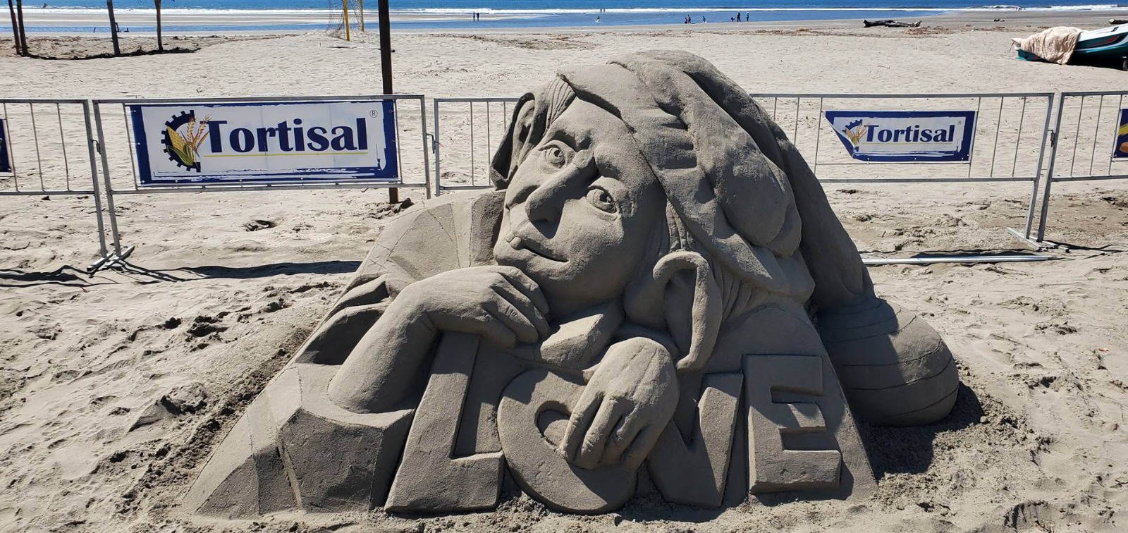 Presentan arte efímero en la arena de la playa El Esterón, de Intipucá ...