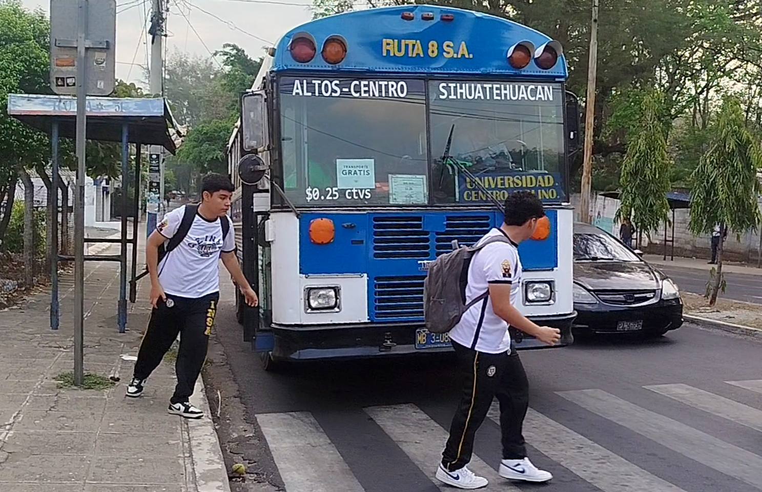 Estudiantes del INSA de Santa Ana han aprovechado el beneficio del ...