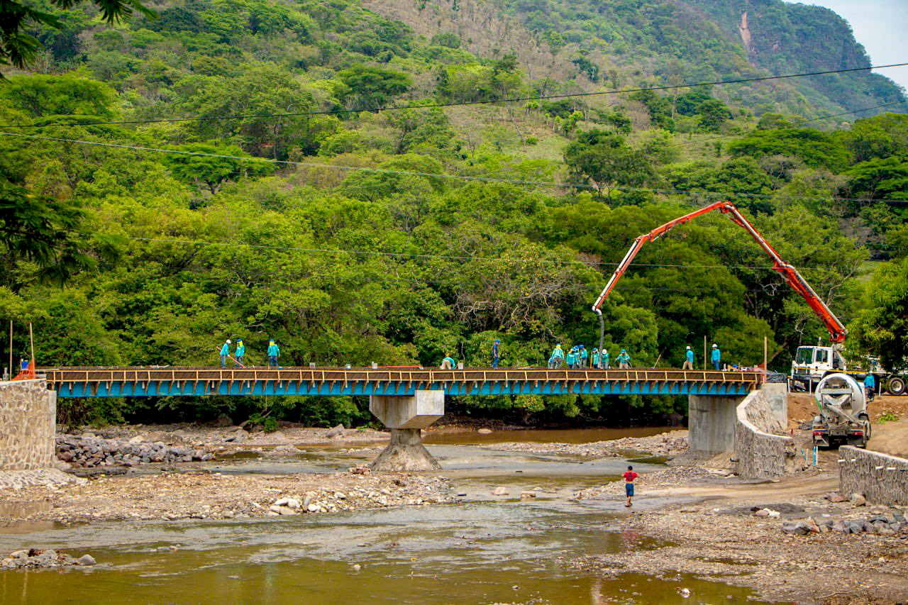 Construcción de puente en Lislique tiene un 75 % de avance - Diario El ...