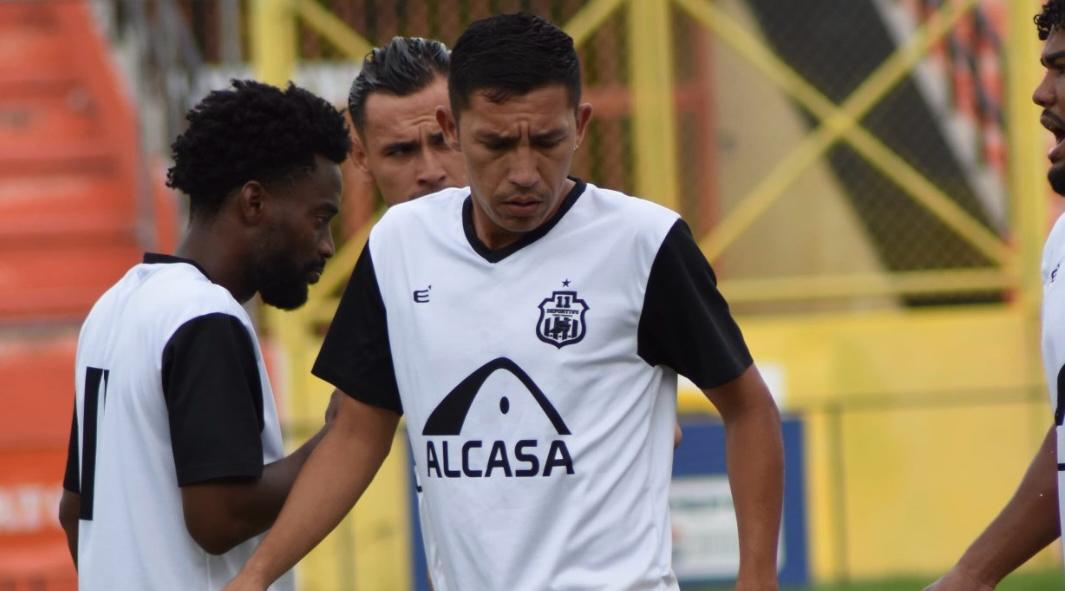 Jugadores del 11 Deportivo denuncian incumplimientos contractuales y ...