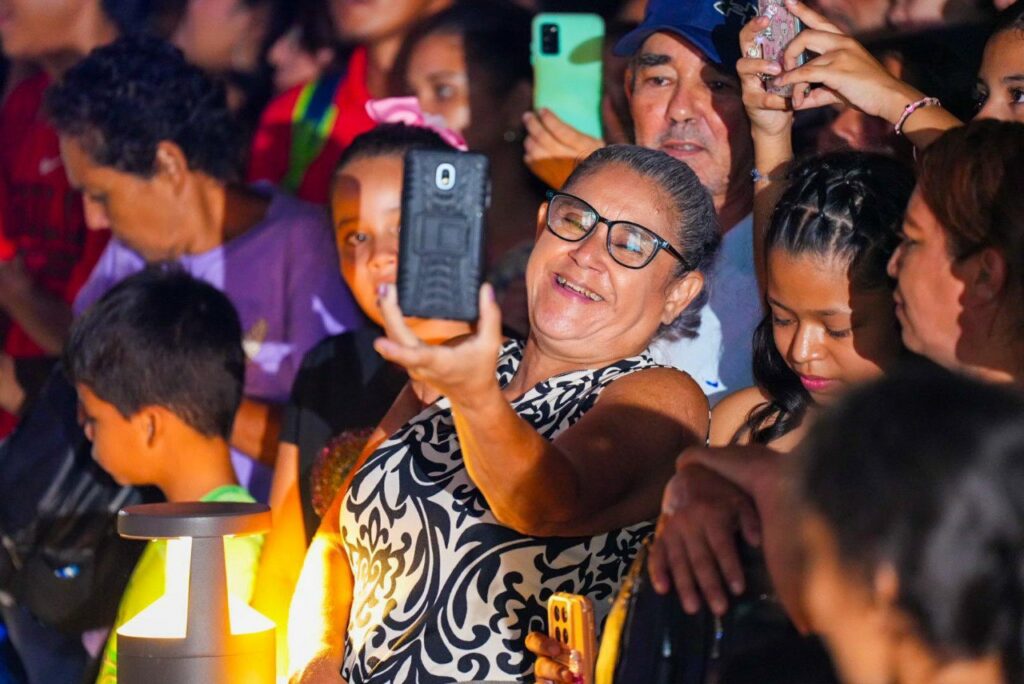 Banda Color Esperanza presenta su espectáculo en el Centro Histórico de ...