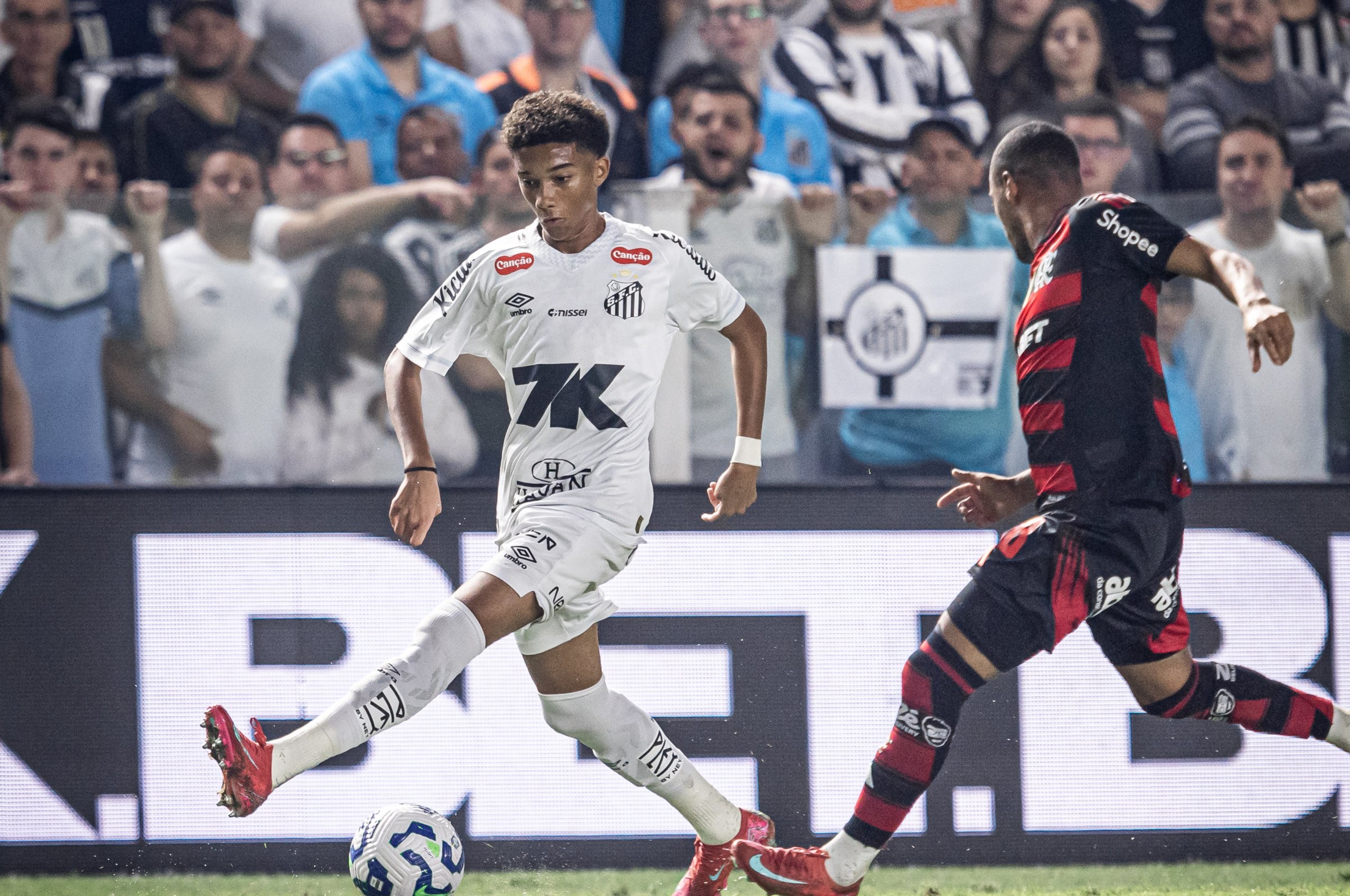Robinho Jr debuta en el Brasileirao con el Santos, el club donde brilló ...