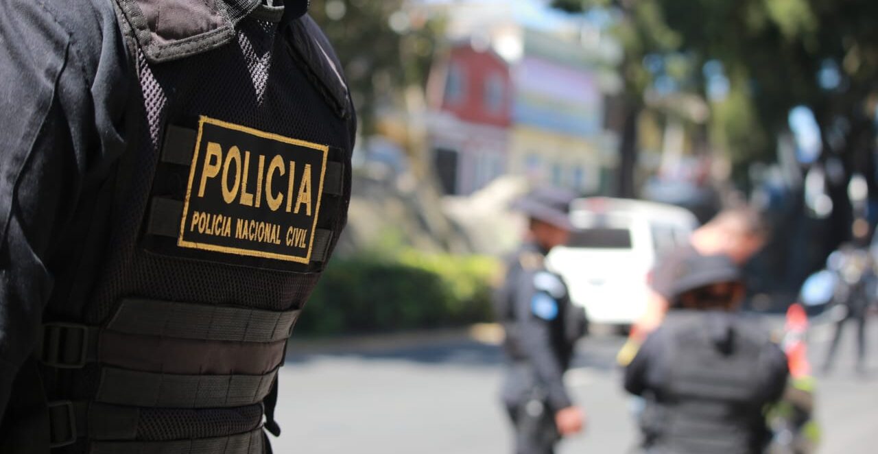 Pandilleros se vuelven a amotinar y toman rehenes en cárceles de ...