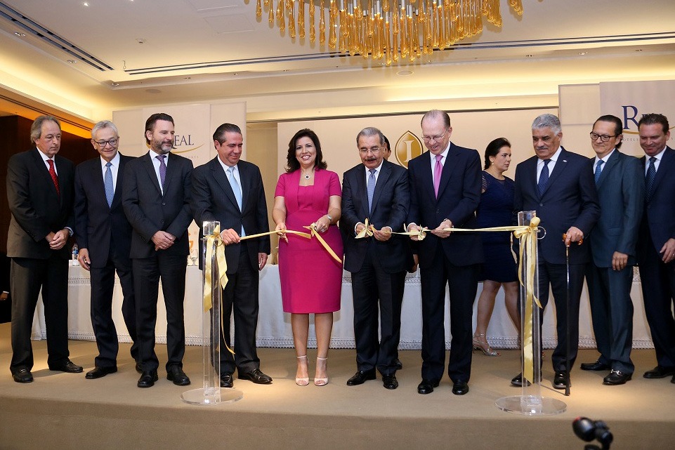 Familiares y amigos despiden a empresario y filántropo Ricardo Poma ...