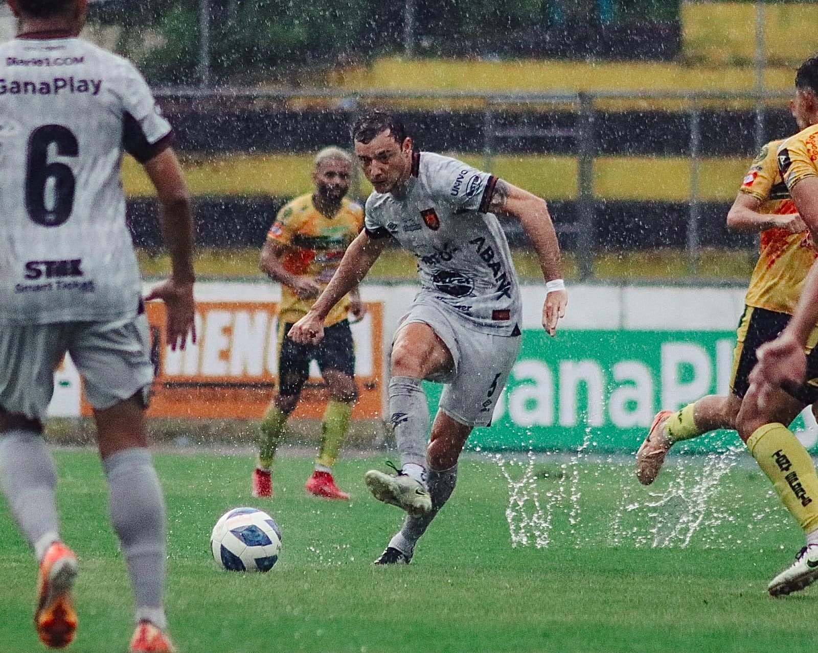 Águila está en crisis: sumó su quinta derrota consecutiva en el ...