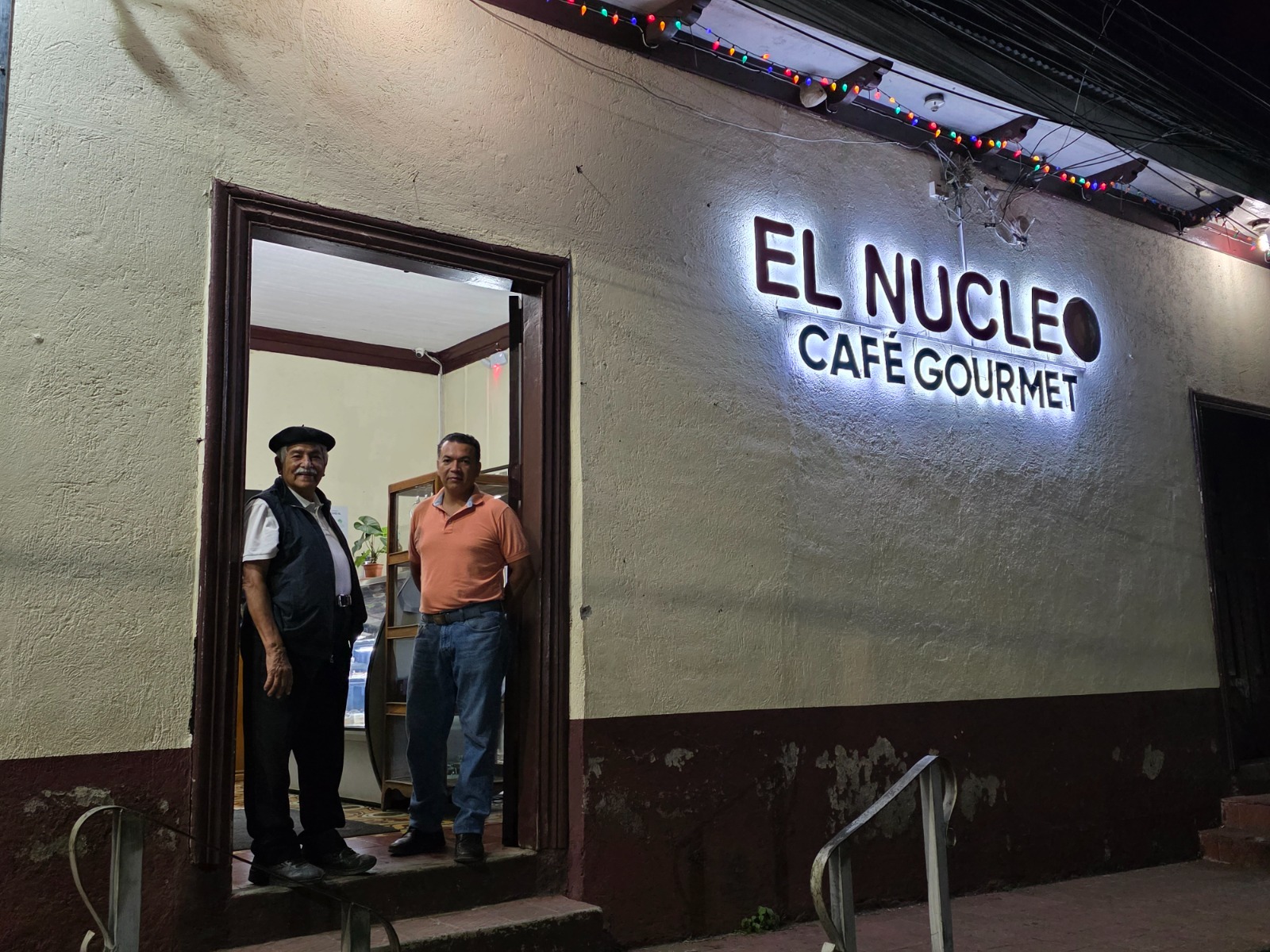 Freakie Dogs, un sabor de locura - Diario El Salvador